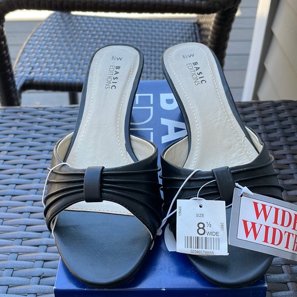 Basic Editions | Shoes | Nwt Basic Editions Black Wide | Poshmark